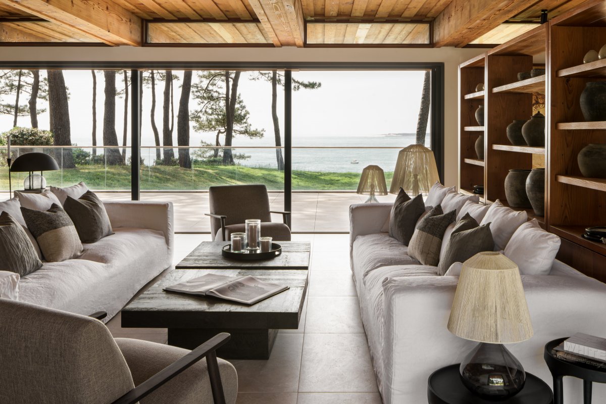 YINJISPACE - TO Interior Design x French Beachfront Holiday Home